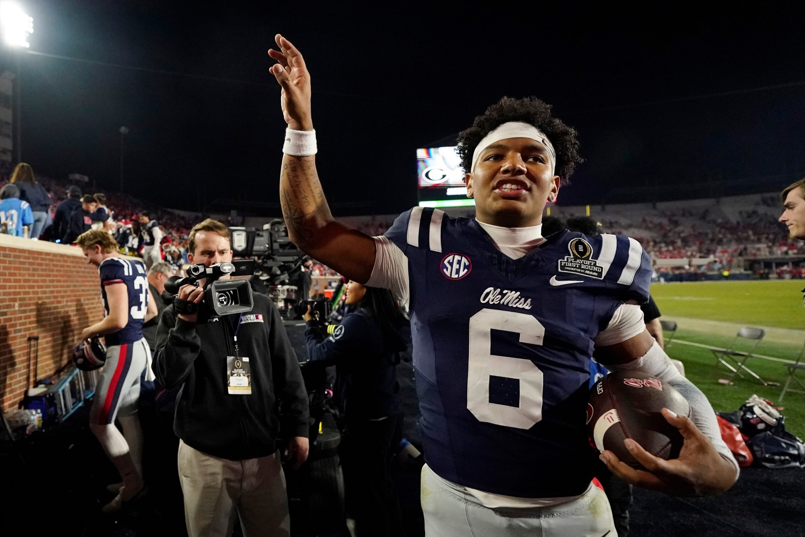 Chambliss and No. 6 Ole Miss ace their test without Kiffin and beat No ...